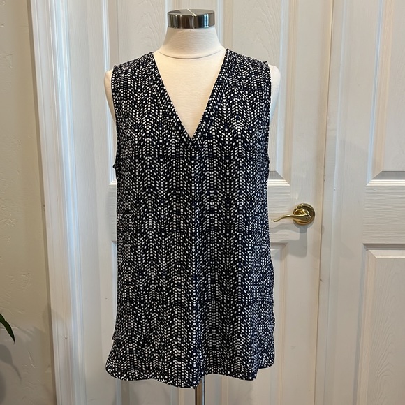 Violet & Claire | Tops | Violet Claire Sleeveless Flowy Top | Poshmark